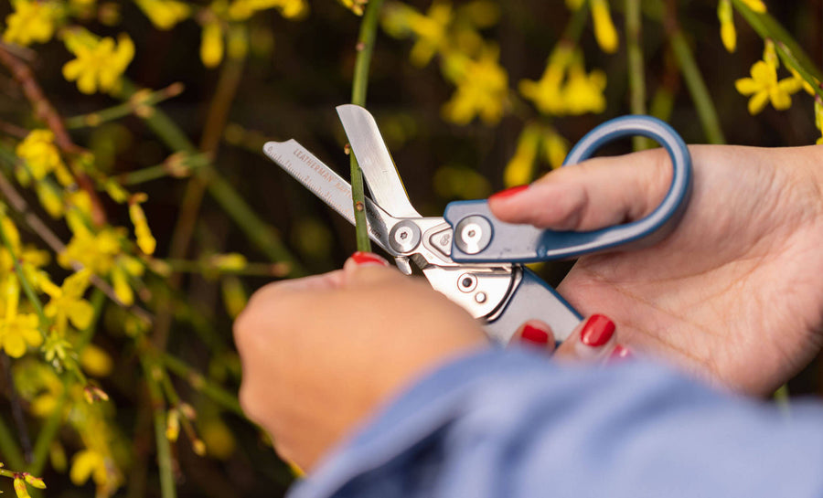 Raptor Response | Everyday Carry Multi-tools | Leatherman Tool Group